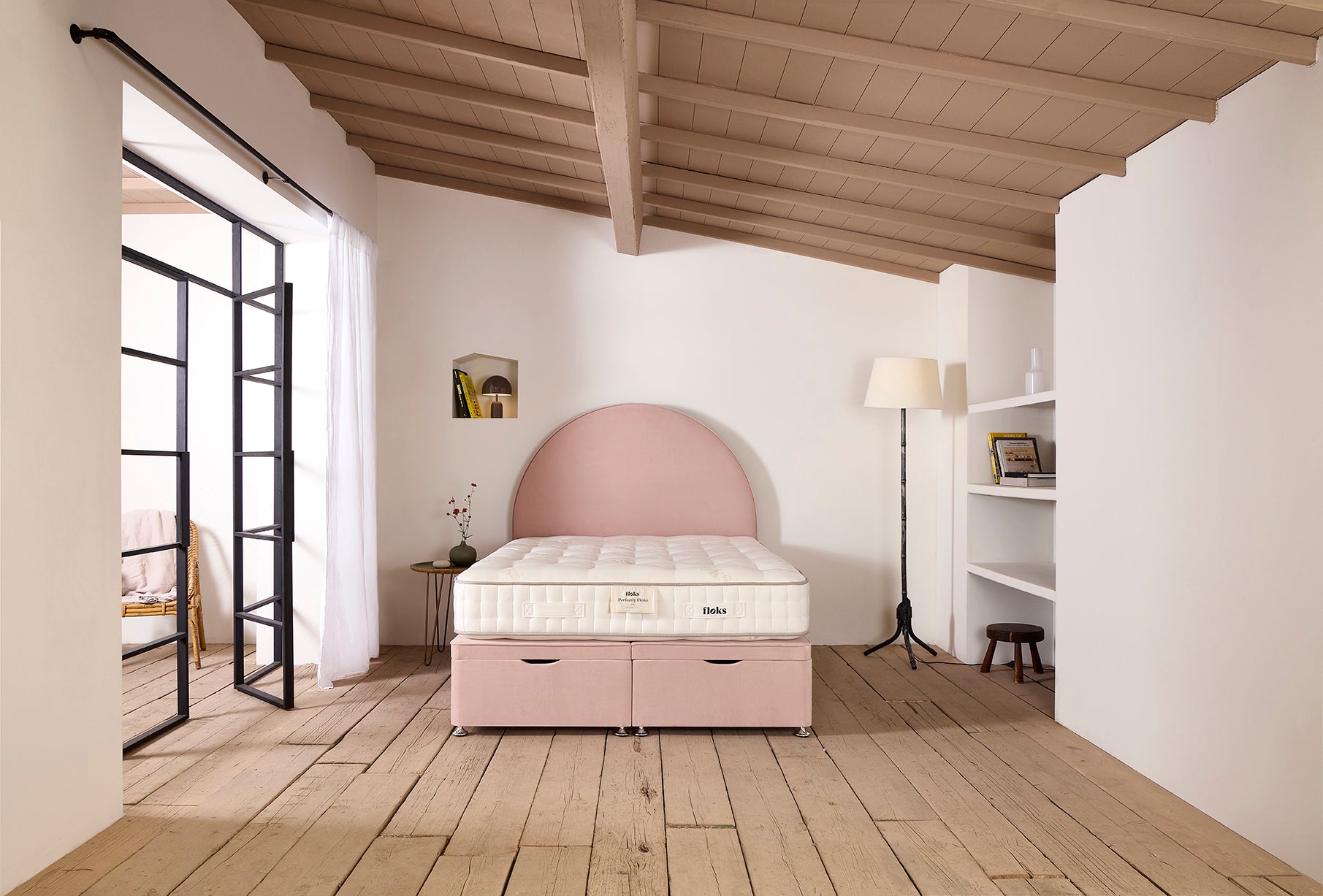 The Emily Bed - Sculptural elegance and practical storage - Upholstered ...